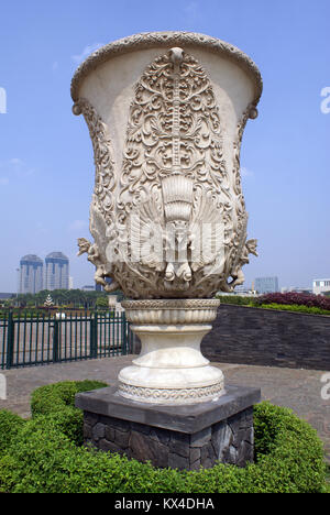 Monument Monas on Lapangan Merdeka in Jakarta, Indonesia Stock Photo ...