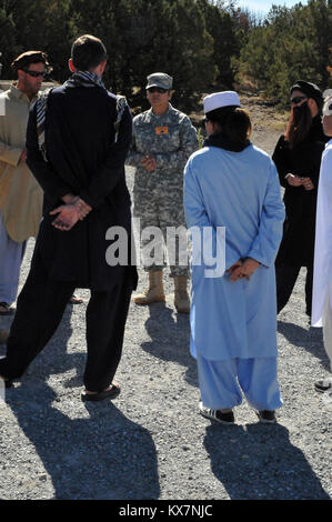 The acting director of the Army National Guard visited the 137th ...