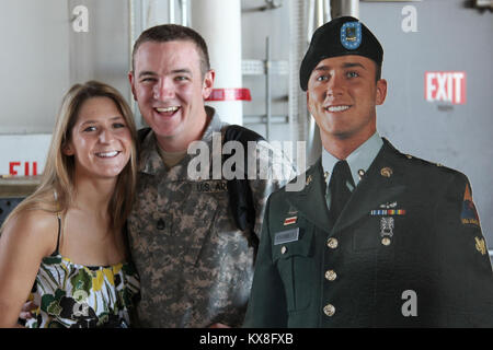 US army family fun day Stock Photo - Alamy