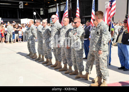 US military personel return home to families Stock Photo - Alamy