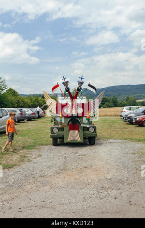 This image shows Wanfrieder Vogelschießen, a traditional German ...