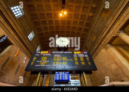 Train departure schedule board Union Station Chicago IL USA Stock Photo ...
