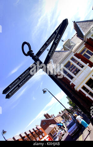 Directions sign, Jesmond Dene Stock Photo - Alamy