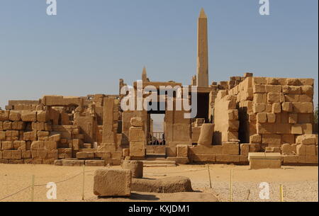 Great Festival Hall of Tuthmosis III Temples of Karnak Luxor Nile ...