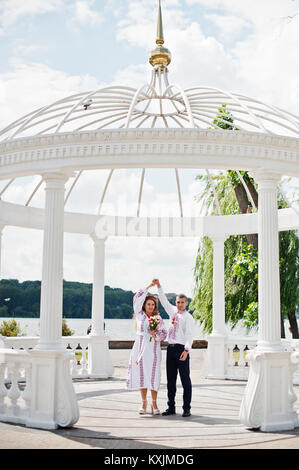 A couple in a gazebo dancing Stock Photo - Alamy