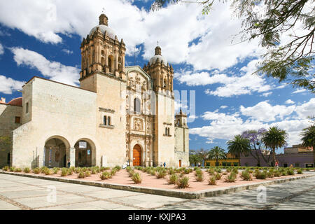 Traditional colonial architecture in Oaxaca, Mexico Stock Photo - Alamy