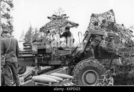 The Bofors Field Howitzer, used by the 77 Artillery Regiment of Småland ...