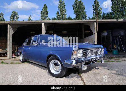 1972 Ford Zephyr classic British executive saloon Stock Photo - Alamy