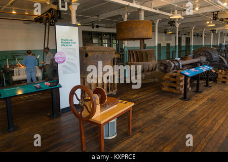 Power looms inside the Boott Cotton Mills at Lowell National Historical ...