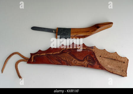 A crooked knife made by Mi'Kmaq aboriginals in Canada Stock Photo - Alamy
