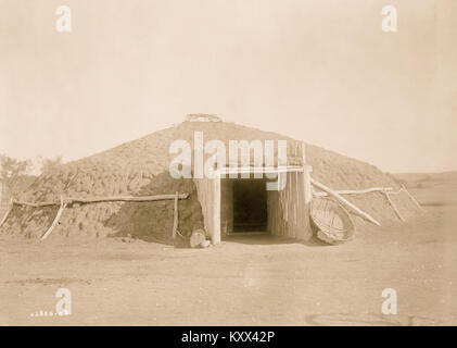 Native American Mandan Indian Earth Lodge, 1830s Stock Photo - Alamy