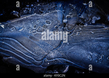 Crest of ice Stock Photo - Alamy