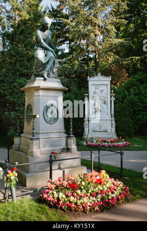 Mozart’s Grave in Vienna Central Cemetery Stock Photo - Alamy