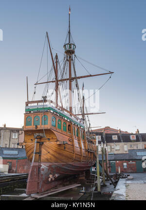 The Matthew boat in Bristol Docks Stock Photo - Alamy