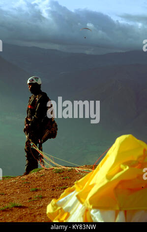 Paragliding flight in Tierra Negra Merida Venezuela Stock Photo - Alamy