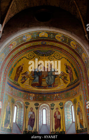 The central apse in Modena Cathedral Italy Stock Photo - Alamy