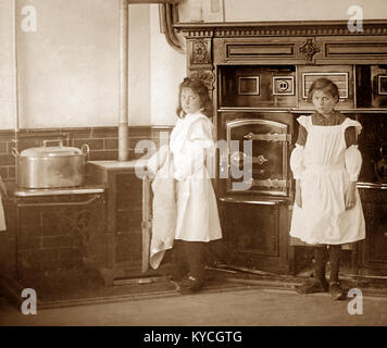 Edwardian Servants Stock Photo: 7133057 - Alamy