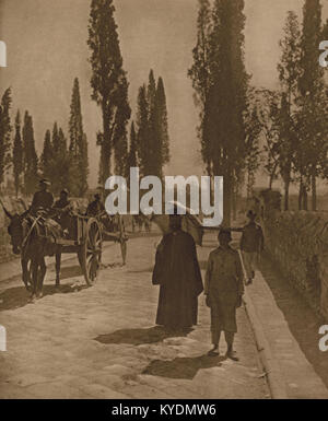 Frédéric Boissonnas' 1919 photograph 'Sur le pont des caravanes ...