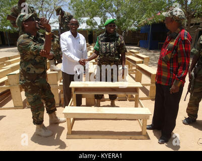 Kenyan soldiers from the African Union Mission in Somalia (AMISOM ...