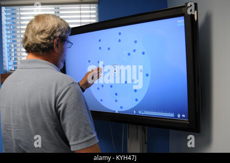 US military eye sight test Stock Photo - Alamy