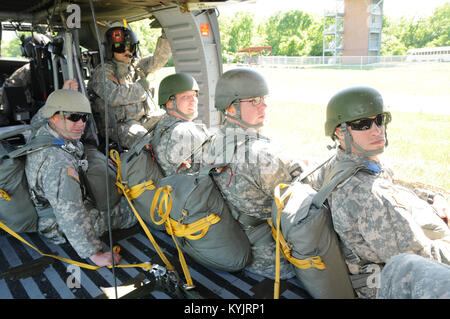 (Photo by Sgt. David Bolton, 133rd Mobile Public Affairs Detachment ...
