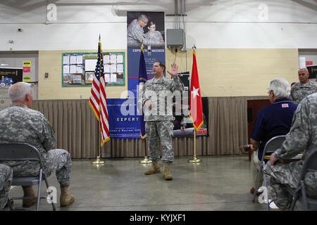 U.S. Marine Corps Chief Warrant Officer 5 Vincent H Kyzer, 1st Marine ...