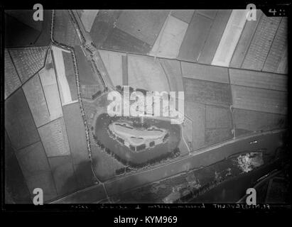 Aerial photograph of Fort bij Nigtevecht, taken between 1920 and 1940 ...