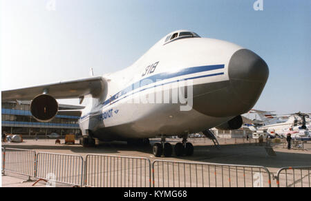 Photograph of an Antonov An-124 Ruslan, a large cargo aircraft, in ...