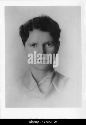 Portrait photograph of Wanda Margarite Kirkbride Farr (1895-1983 ...