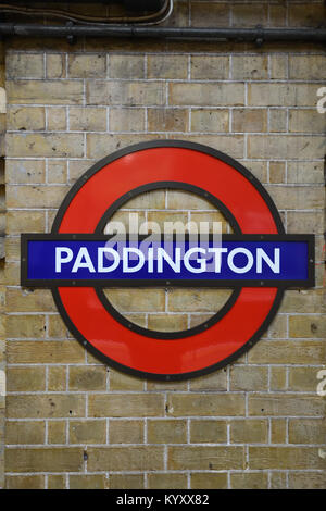 Paddington tube station sign in London Stock Photo: 311207983 - Alamy