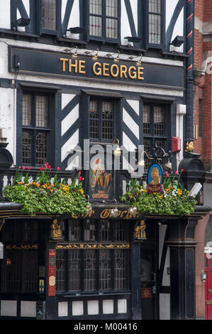 The George, pub in Tudor House, Fleet Street, London, England, United ...