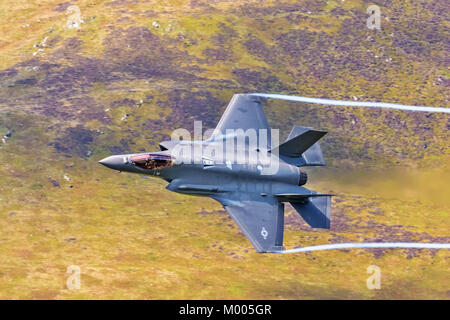 Mach Loop F-35 Stock Photo - Alamy