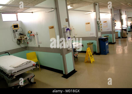 Accident & emergency cubicles in the Bristol royal Infirmary Stock ...