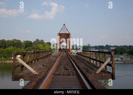 Historic train bridge in Gadsden, Alabama Stock Photo - Alamy