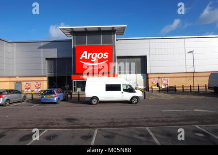 Argos retail store at Staples Corner Retail Park, London, UK Stock ...