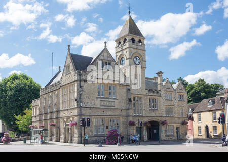 Calne town hall Stock Photo - Alamy