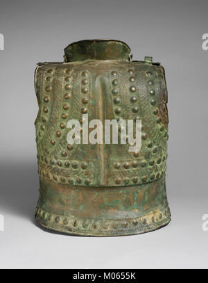 The breastplate in the collection of the Metropolitan Museum of Art is ...