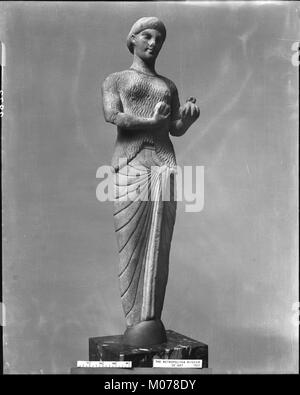 Ancient Greek Kore, young woman statue, Greece 600 BC Stock Photo - Alamy
