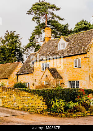 mickleton gloucestershire cotswold village street houses buildings ...