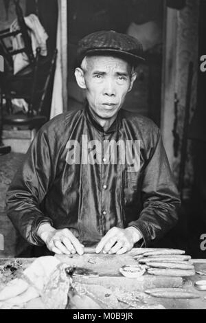 Chinese Cigar Maker in Native Costume Stock Photo - Alamy