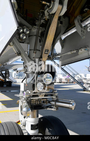 Lufthansa, Airbus , A350-900, A350, Suspension, main landing gear ...