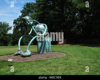 Tom Otterness 'Crying Giant' sculpture at Scheveningen sculpture park ...