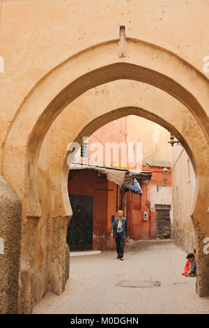 Morning activity at the shouk of Marrakech Stock Photo - Alamy