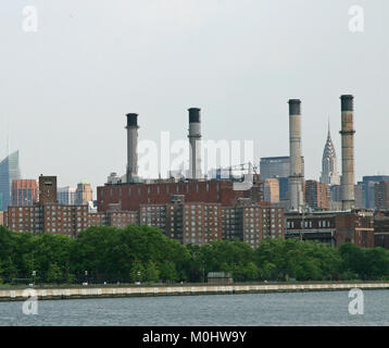 Consolidated Edison Company of New York power plant on the East River ...