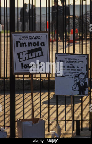 Wapping dispute security. Feb 1986 Scanned oin 2018 The Wapping dispute ...