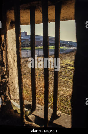 Wapping dispute security. Feb 1986 Scanned oin 2018 The Wapping dispute ...