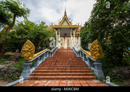 The Wat Samrong Knong Buddhist temple in Battambang, Cambodia Stock ...