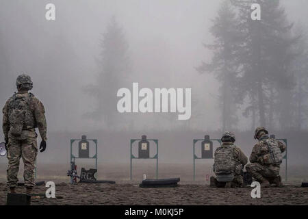 U.S. Army Soldiers with the 508th Military Police Company, New Jersey ...