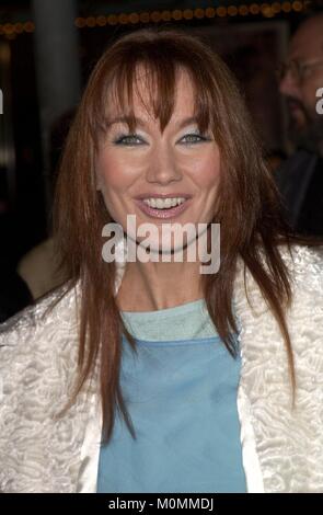 Country singer LARI WHITE at the Los Angeles premiere of Cast Away ...
