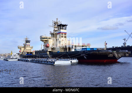 Icebreaker Moskva anchored at the Lieutenant Schmidt embankment in St ...